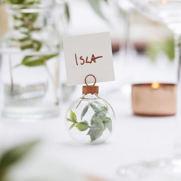 10 Ways to Create Affordable Wedding Favours | Printed.com